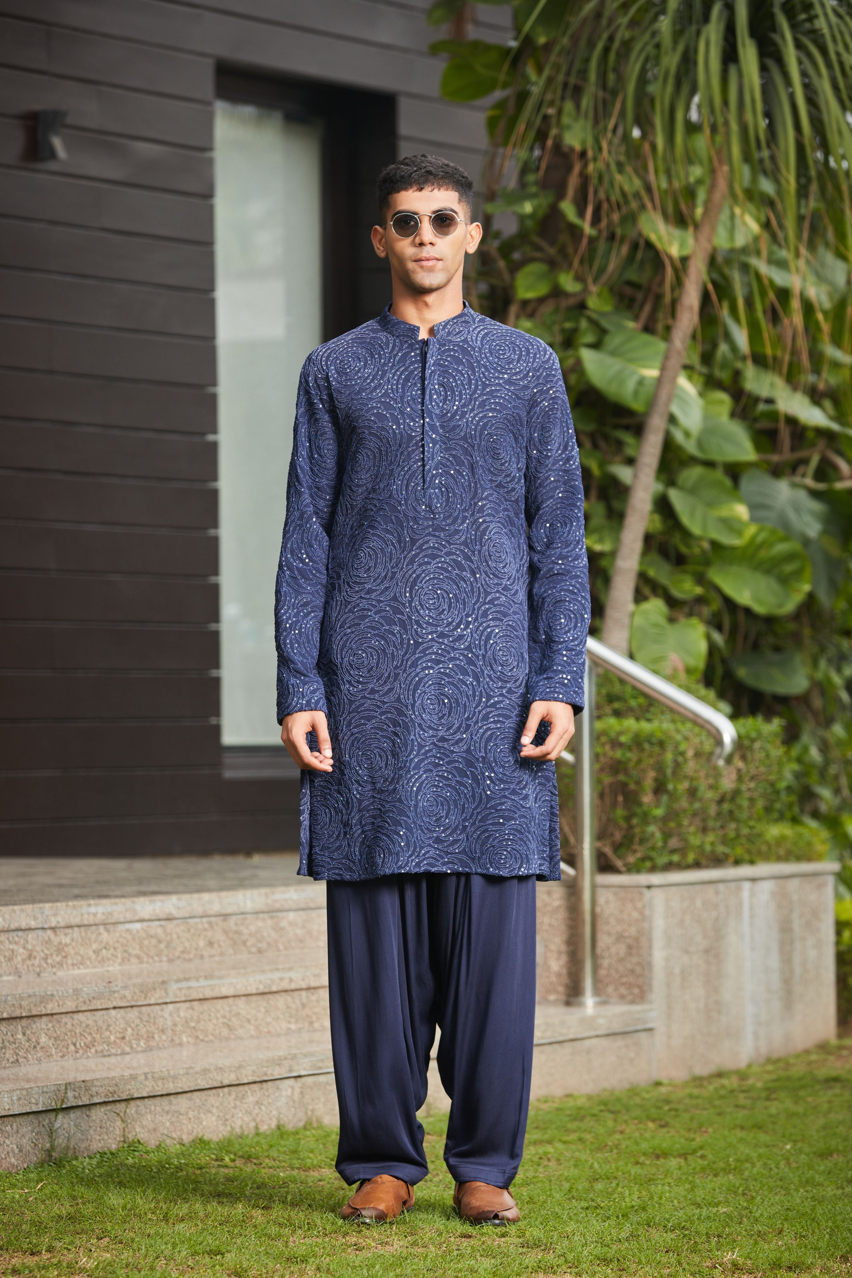 Avasa - Navy Blue Abstract Embroidery Kurta Set – Bohame